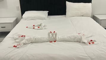 Quarto casal, vista para o jardim | Cofres nos quartos, Wi-Fi de cortesia, acesso para cadeiras de rodas