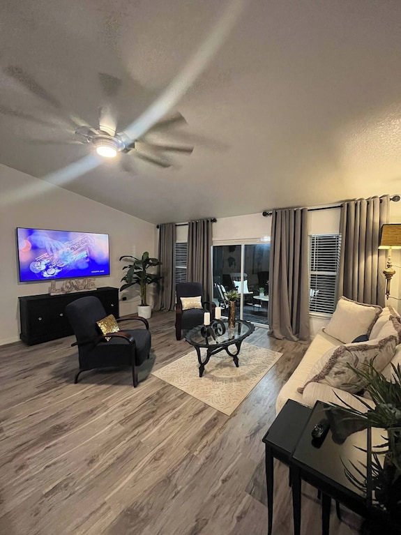 Spacious 4br/2ba Home In Spring Hill Family-friendly, Near Beaches & Springs - Spring Hill, FL