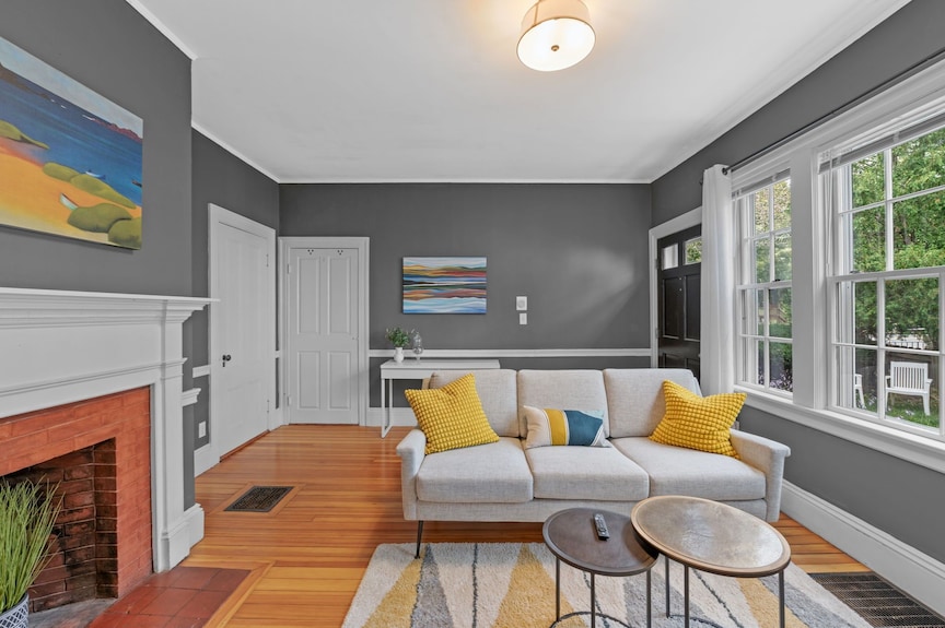 Historic 1803 Salem 1br L Walk To Haunted Happenings L Small Dog Friendly - Marblehead, MA