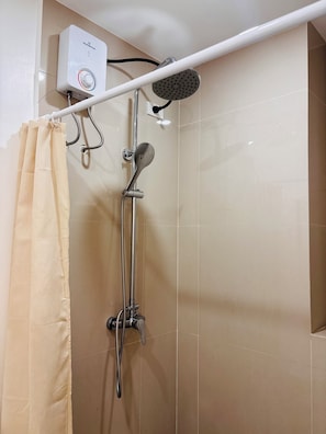 Quarto, 1 quarto, sacada | Banheiro