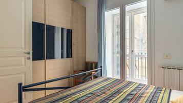 Apartamento, 2 quartos, varanda | Com decoração personalizada, com mobília individualizada