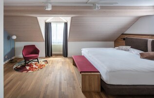 Quarto Duplo Superior | Minibar, cofre com capacidade para portátil, secretária, Wi-fi grátis