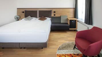 Quarto casal standard | Frigobar, cofres nos quartos, escrivaninha, Wi-Fi de cortesia