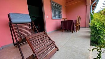 Apartamento conforto, vista para a piscina | Terraço/pátio
