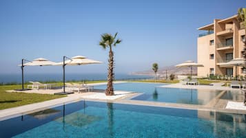 Piscina exterior sazonal