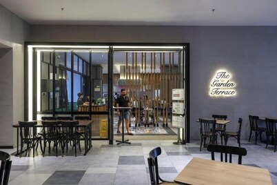 Windmill Upon Hills Premier Suites by QHome