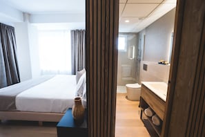 Quarto casal ou duplo standard, vista para a cidade | Frigobar, Wi-Fi de cortesia, roupa de cama