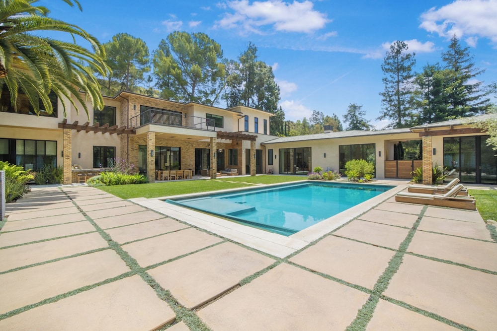 Bowmont - Resort-style Beverly Hills Escape W/ Pool, Garden And Privacy - Beverly Hills, CA