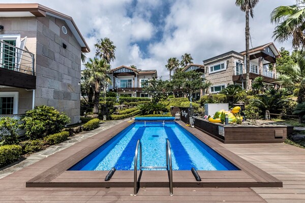 Monaco Pool Pension - 済州