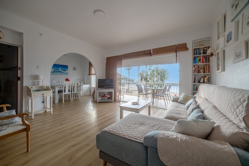 Appartement 'Piso Frente Playa De La Colonia' Met Zeezicht, Privéterras En Wi-fi - Águilas