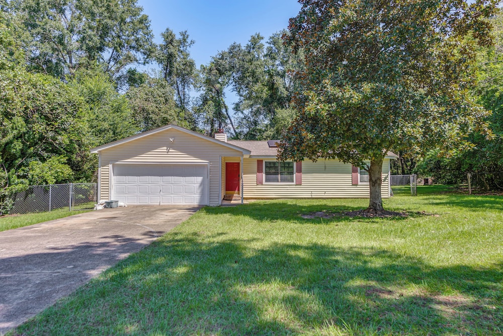 Quiet & Convenient Tallahassee Home, 4 Mi To Lake! - Tallahassee, FL