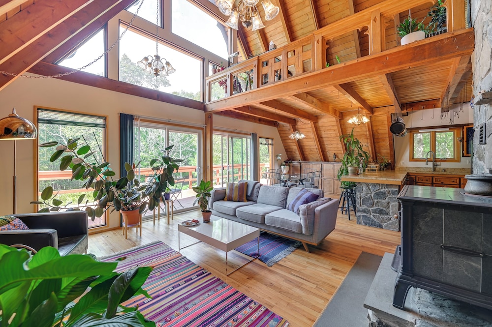 1 Mi To Grafton Lakes St Prk: A-frame In The Woods - State of New York