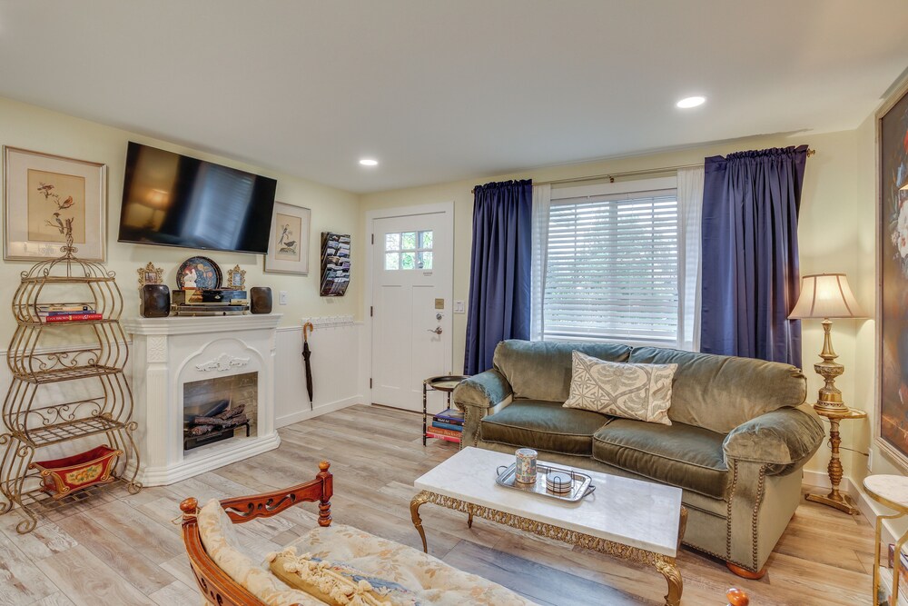 Hot Tub & Fenced Yard: Cozy Cottage Grove Home - Cottage Grove, OR