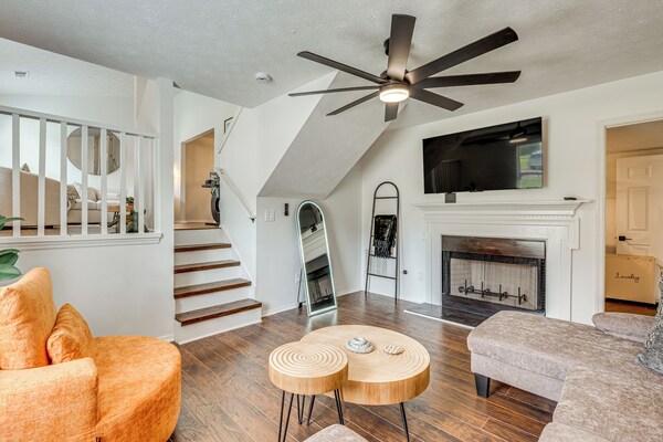 7 Mi To Dtwn Atl: Upscale Family Home W/ Balcony - Atlanta, GA