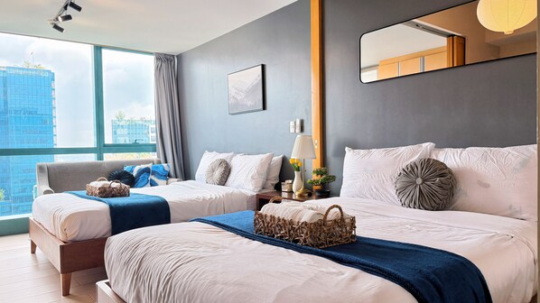 STYLISH Studio, Walk to Venice Mall, Pool, 5G WiFi & Gym Access, Ste ...