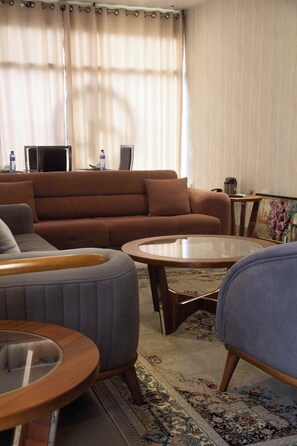Suite de Luxo, Vista para a cidade | Sala de estar