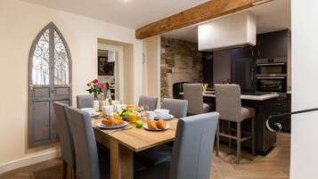 Apartamento | 4 quartos, internet de alta velocidade