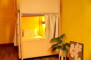 Secretária, Wi-fi grátis, roupa de cama fornecida 