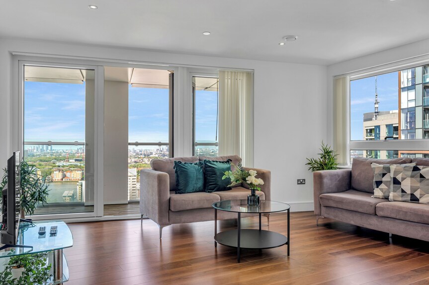 3 Bed Apartment Canary Wharf Apartments By Mysquare - Greenwich