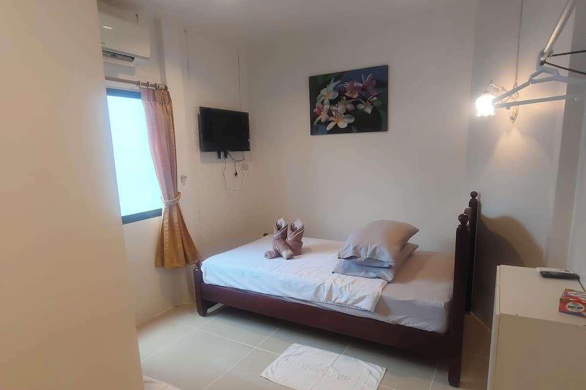 Quarto Individual Básico | Cofre no quarto, cortinas/cortinados opacos, Wi-fi grátis