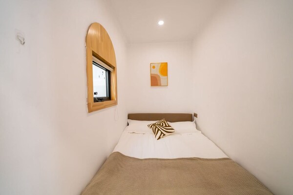 Book And Bed-people's Square - 上海