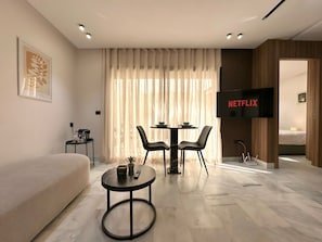 Estúdio Comfort, Vista para a cidade | Sala de estar