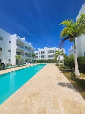 3 piscinas exteriores