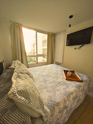 Apartamento básico, sacada, vista para o pátio | Wi-Fi de cortesia