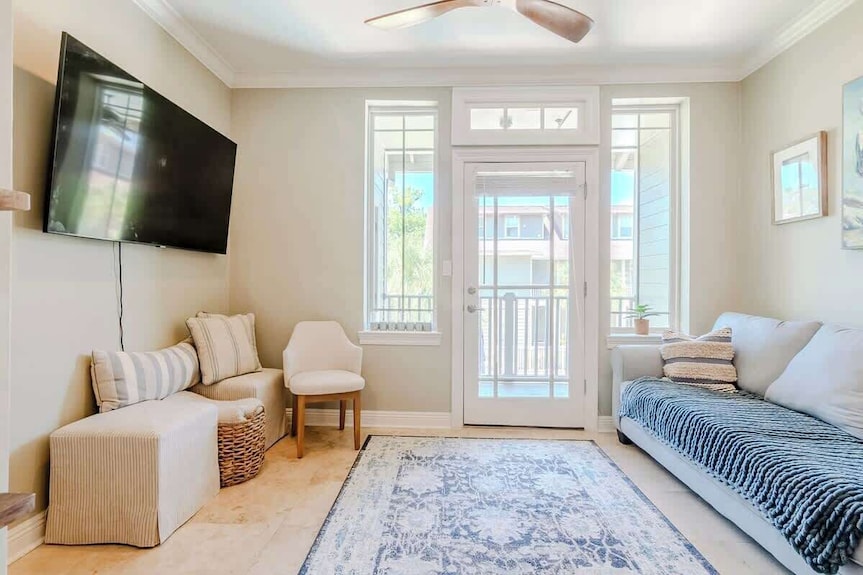 Spacious 1 Bed / 1.5 Bath For Tdy Rentals!! - Biloxi, MS