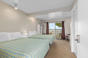 Quarto Comfort, 2 camas de casal, vista para o lago | Wi-fi grátis 