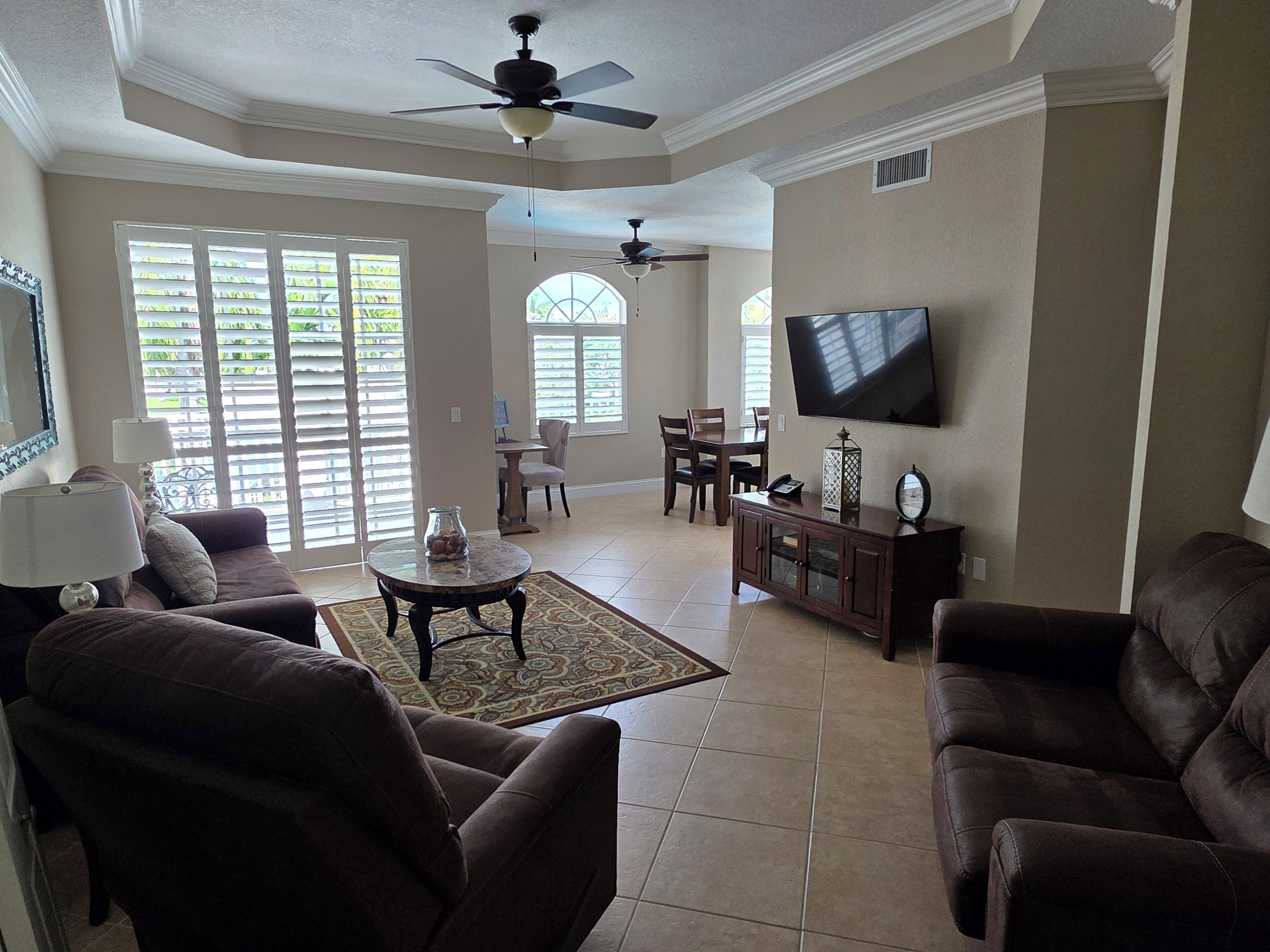 Palm Beach Gardens Penthouse Retreat - 10 Minutes To The Beach - Palm Beach Gardens, FL