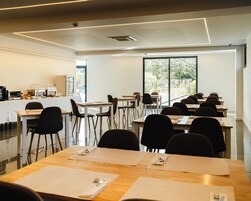 Pequeno-almoço tipo buffet diário incluído 