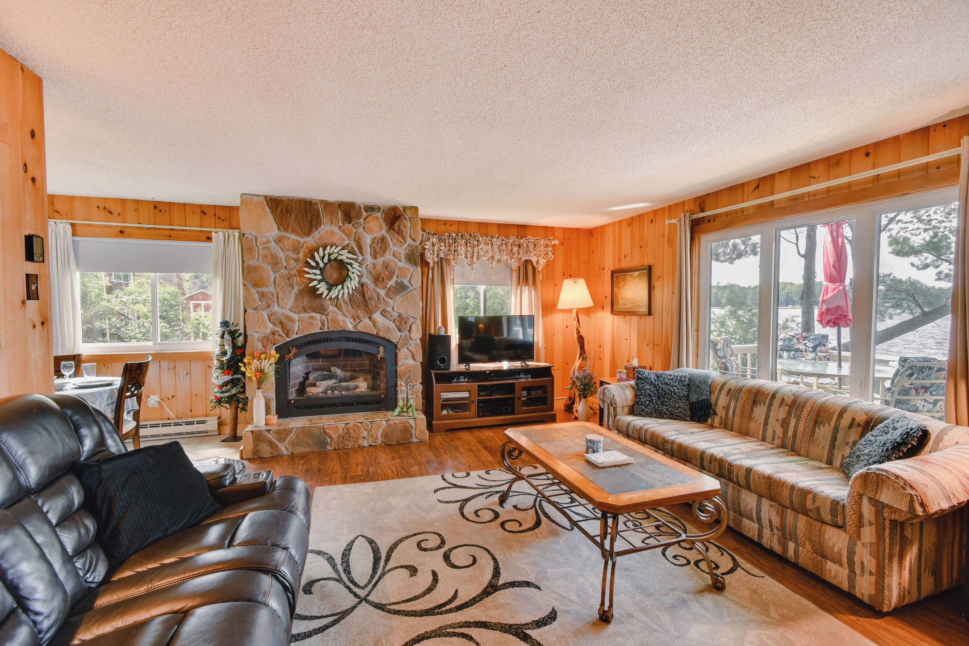 Lakefront Retreat W/ Pedal Boat & Dock In Kalkaska - Kalkaska, MI