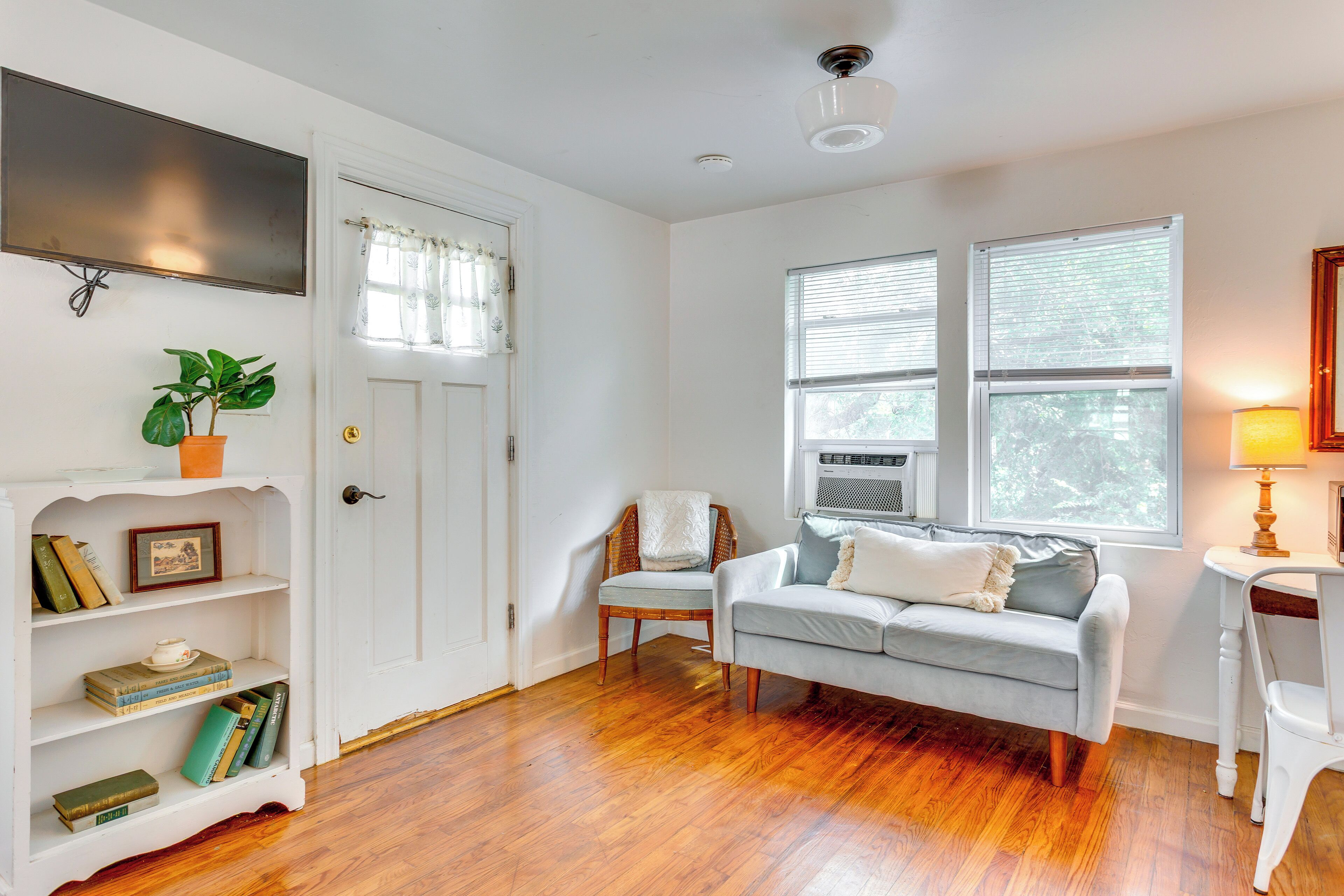 Cozy Studio In Heart Of Okc Plaza District! - Oklahoma City