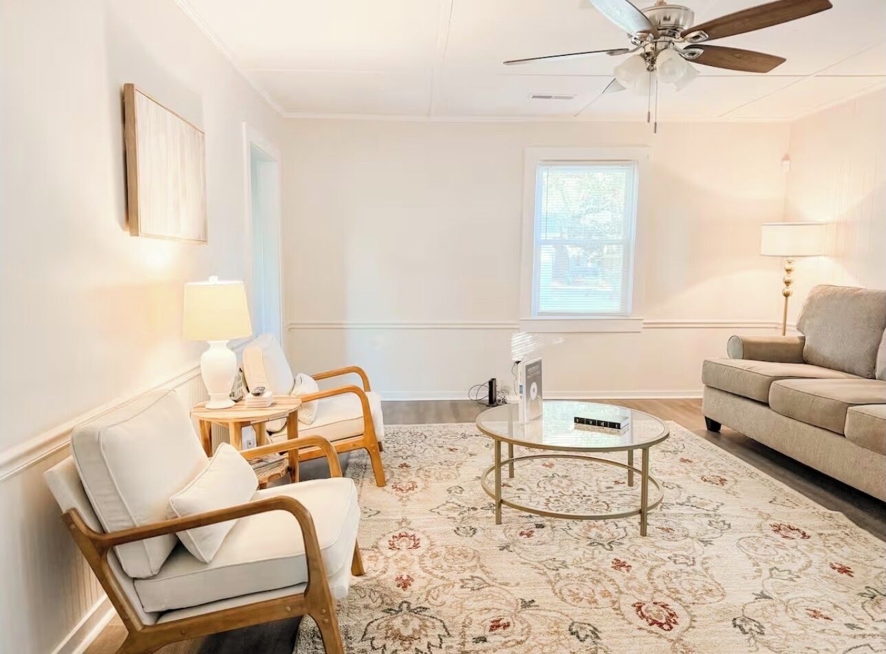 Golden Hollow Cottage - Sleeps 4 - Port Royal, SC