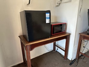 Quarto, 1 cama queen-size | Secretária, Wi-fi grátis