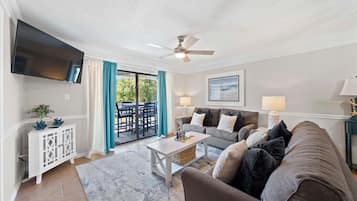 Apartamento em Condomínio Fechado, várias camas (Bayview 59) | Sala de estar