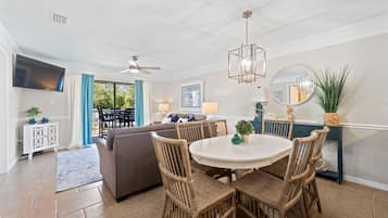 Apartamento em Condomínio Fechado, várias camas (Bayview 59) | Restaurantes