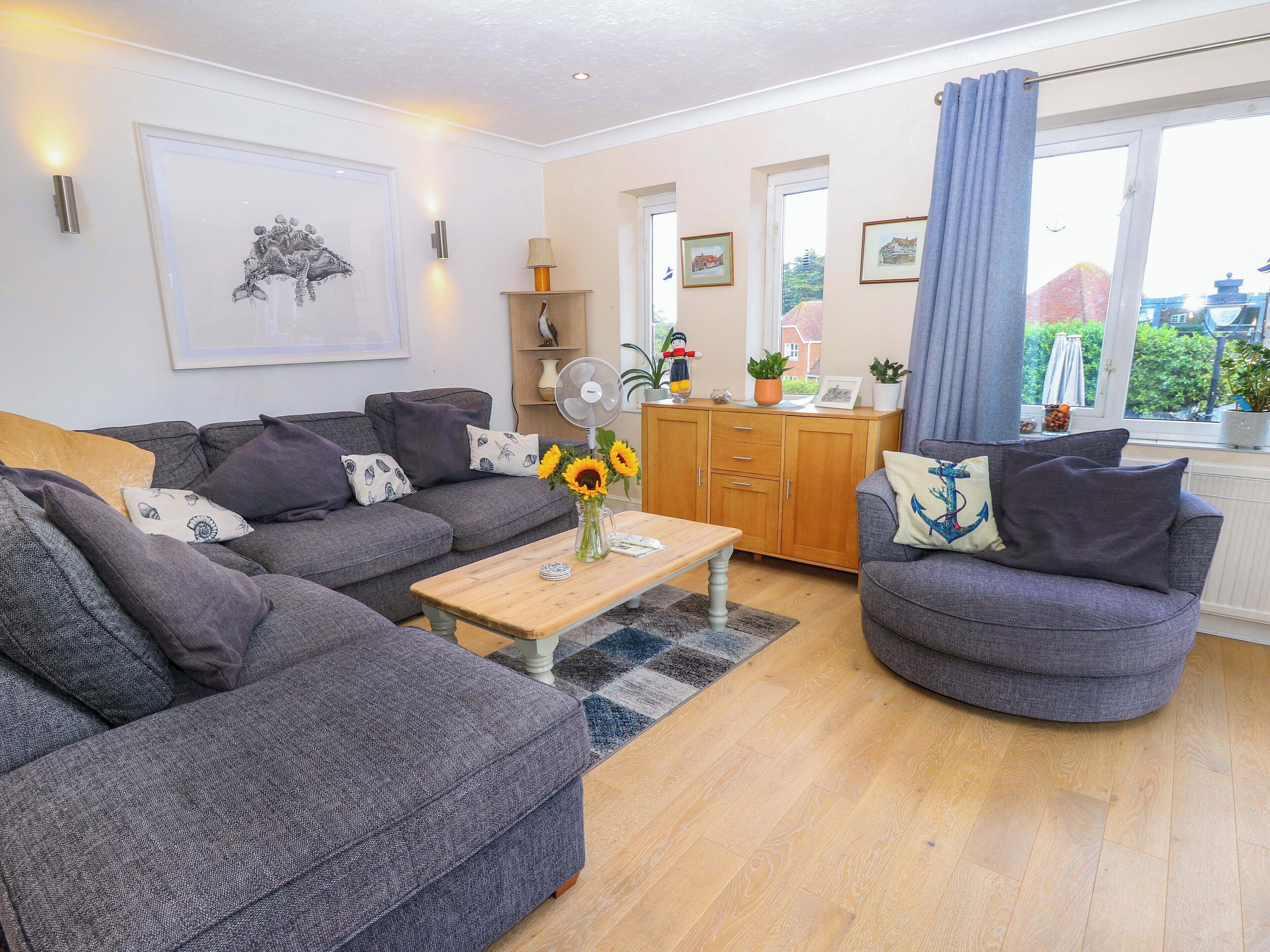 Riverview, Pet Friendly, Country Holiday Cottage In Hamble - Fareham