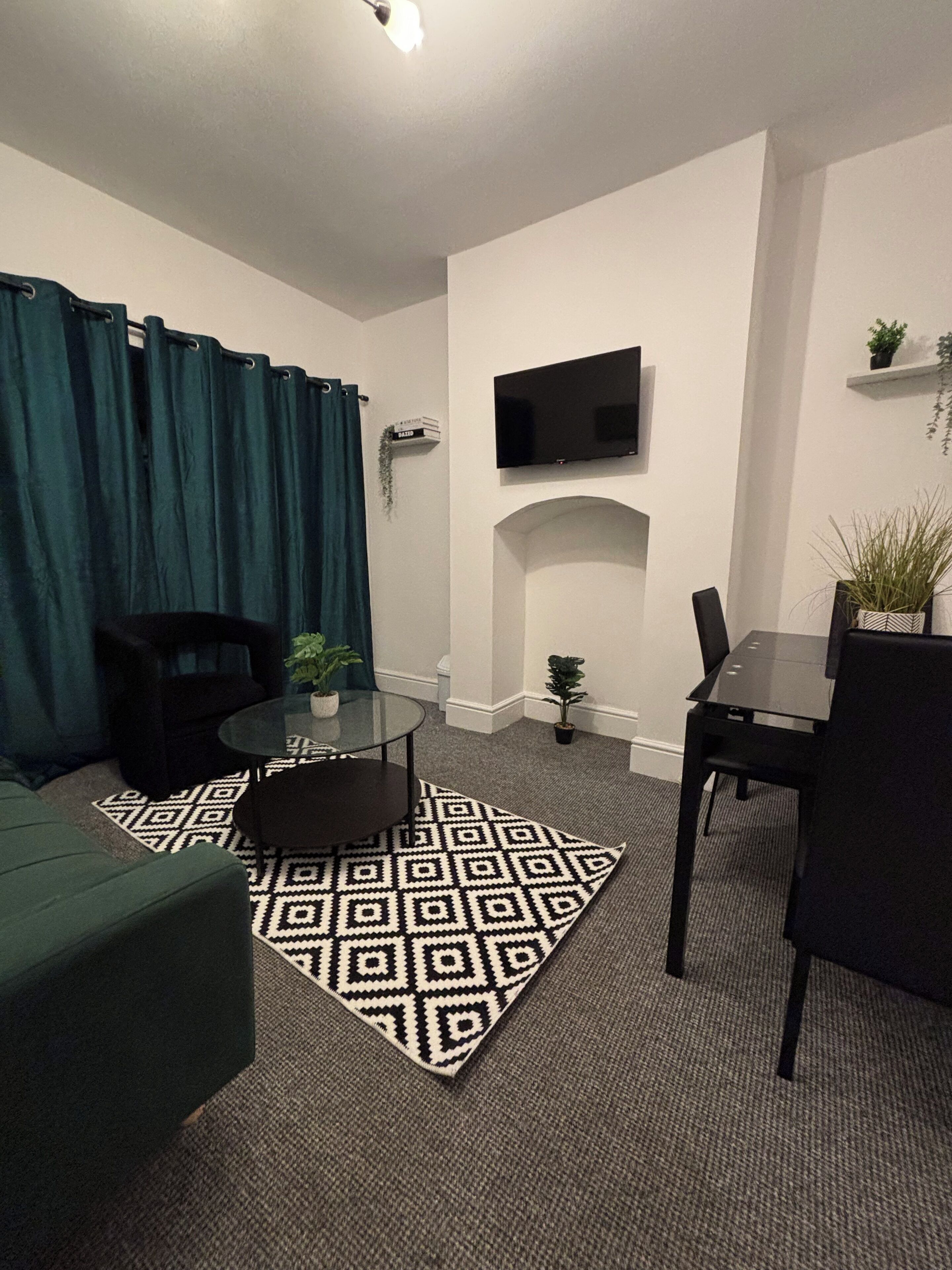 Contractors, Business Travellers, Or Families Needing Short Or Long-term Stays - Leicester