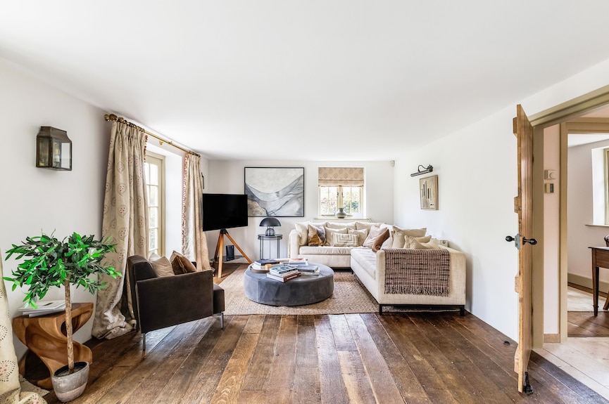 Pelsham Farm Cottage - A Holiday Let That Sleeps 8 Guests In 4 Bedrooms - Tenterden