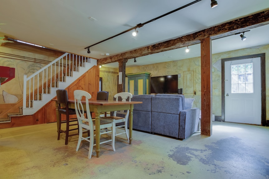 Toad Hall Carriage House-quaint Family Friendly Home On A Historic Estate - Gilbert Lake State Park, Laurens