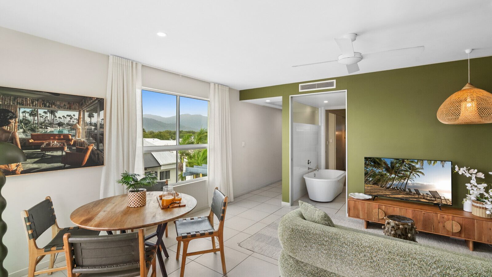 Coralside One-bedroom City Getaway - Cairns