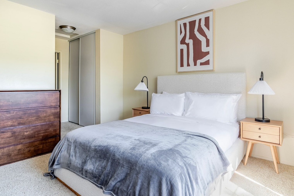 Blueground | Foster City, pool, nr Lagoon Park - Foster City | Vrbo