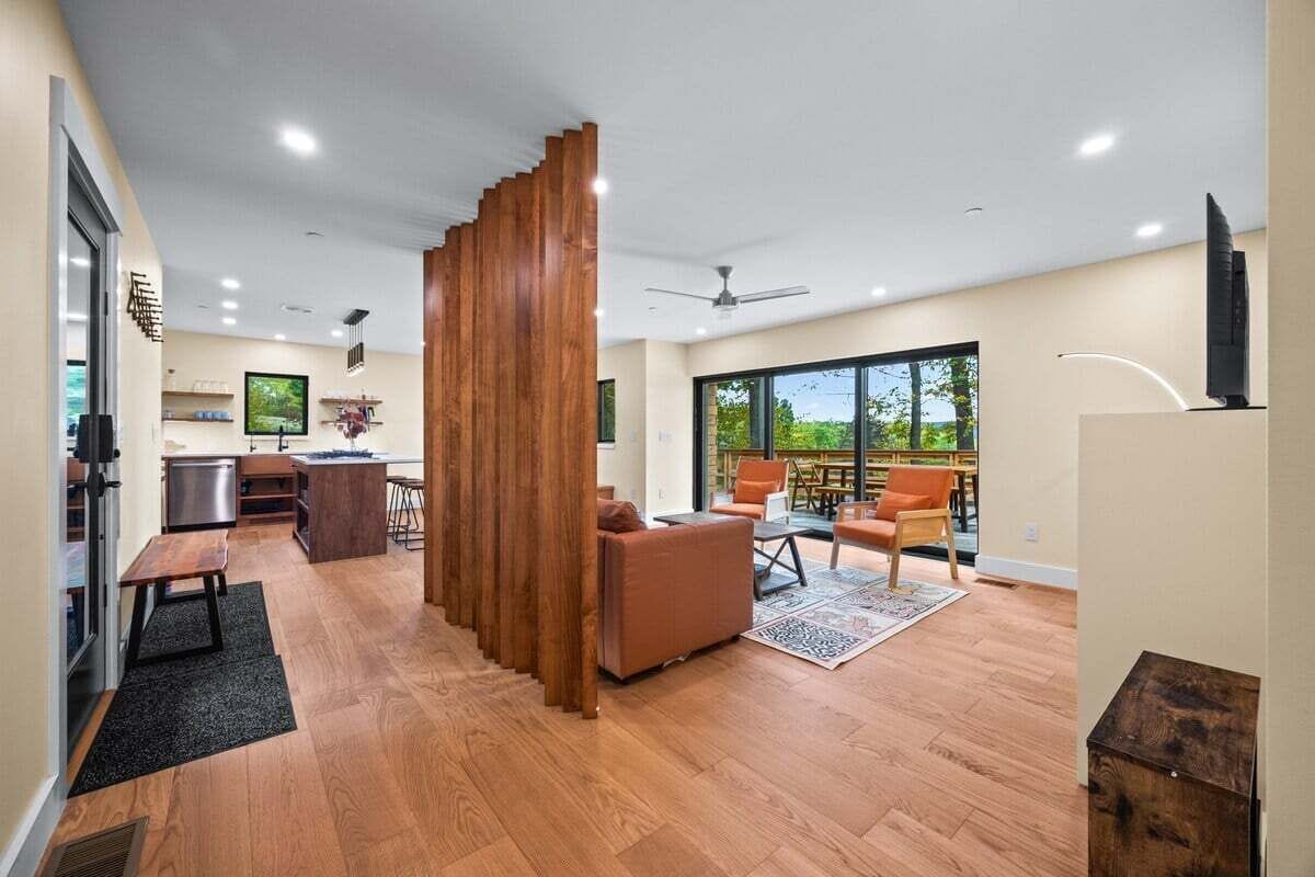 Keuka Lookout- A Modern Perch Above Keuka Lake - Finger Lakes, NY