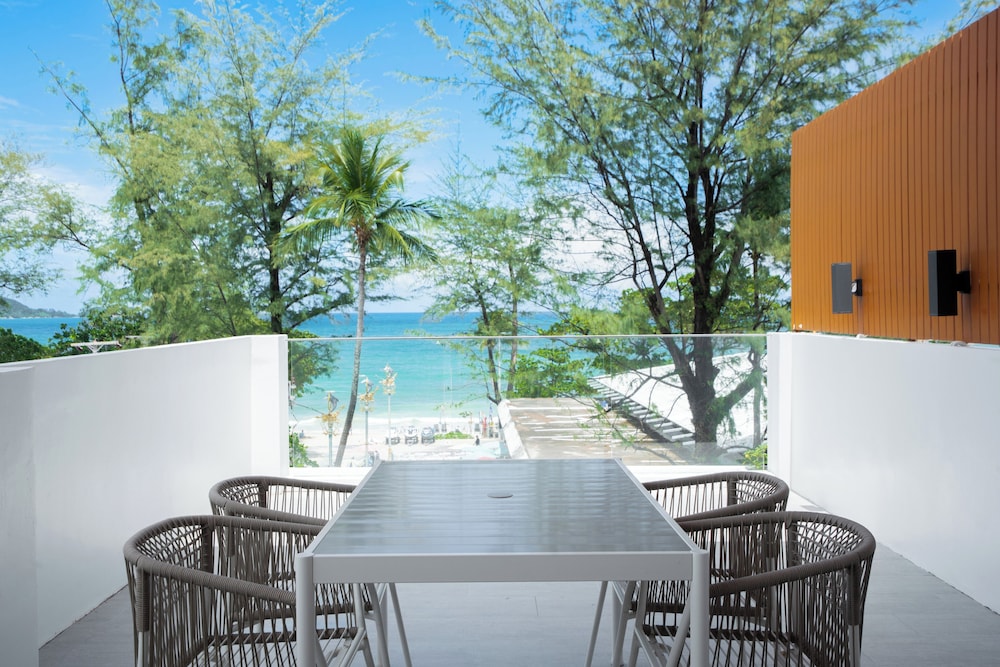 P Villas Beachfront Patong - Patong Beach