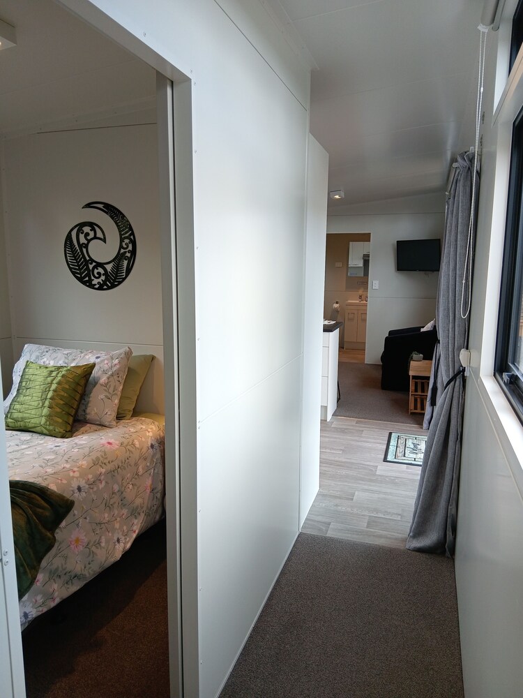 Taupo luxury Tiny House & Spa - Taupō | Vrbo