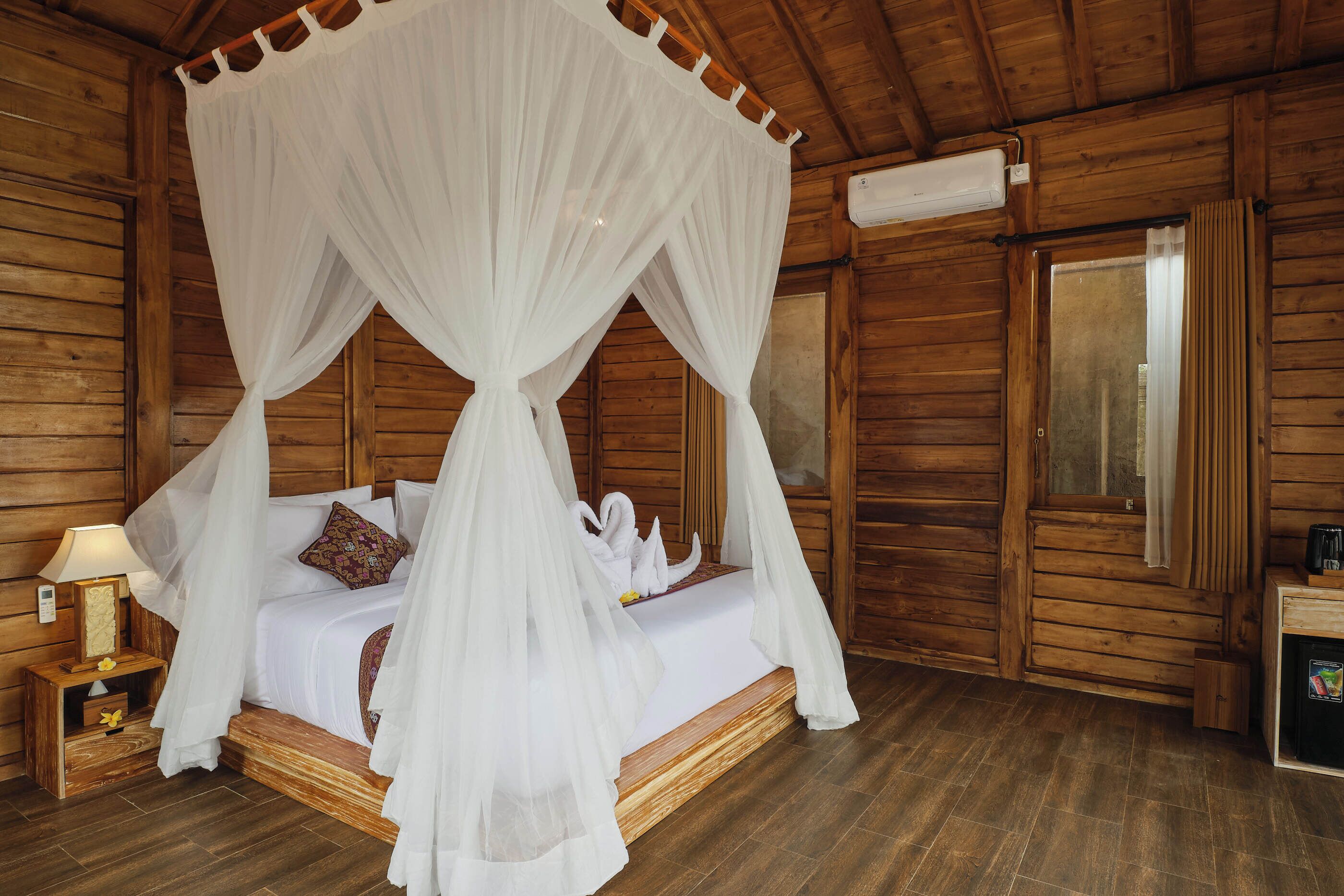 Wi-Fi de cortesia, roupa de cama