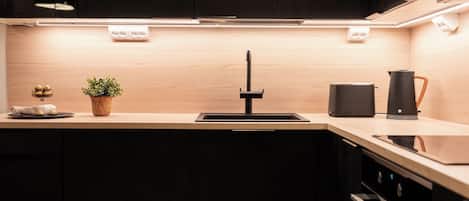 Villa Superior, várias camas, vista para o pátio | Cozinha privada | Um frigorífico/congelador grande, um micro-ondas, um forno