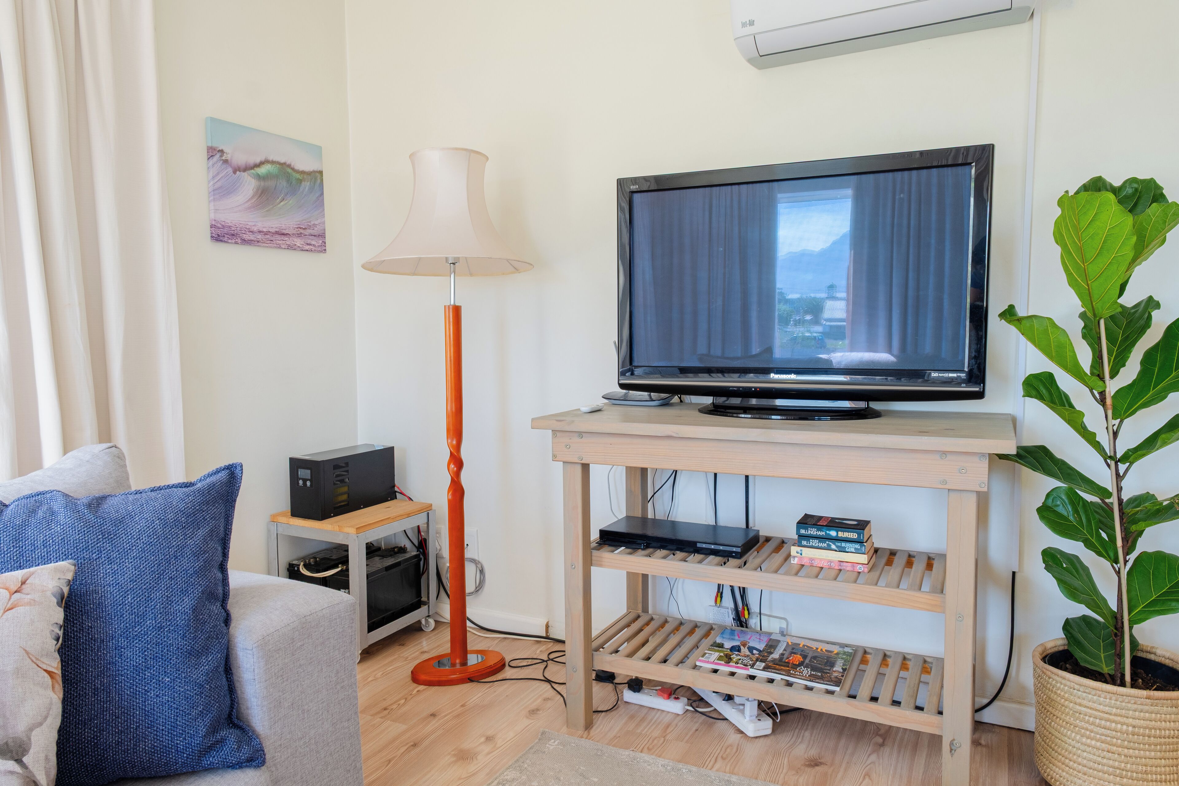 Coastal Sandz | Stylish Beachside Apartment | Strand Beach. 50 Metres From Ocean - Somerset West
